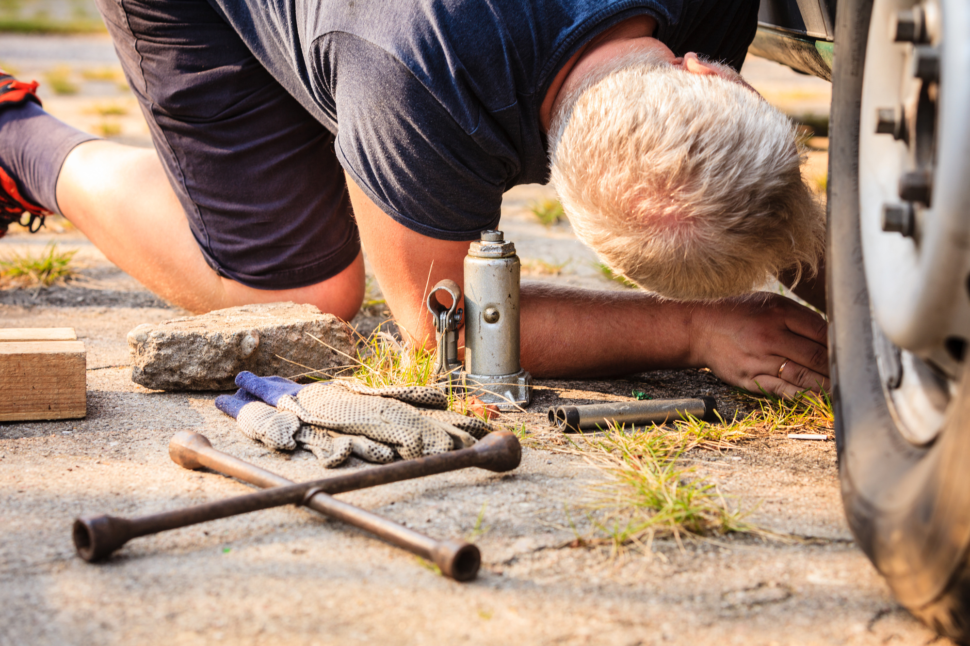 8 DIY Car Repair Tasks Even a Total Simpleton Could Do