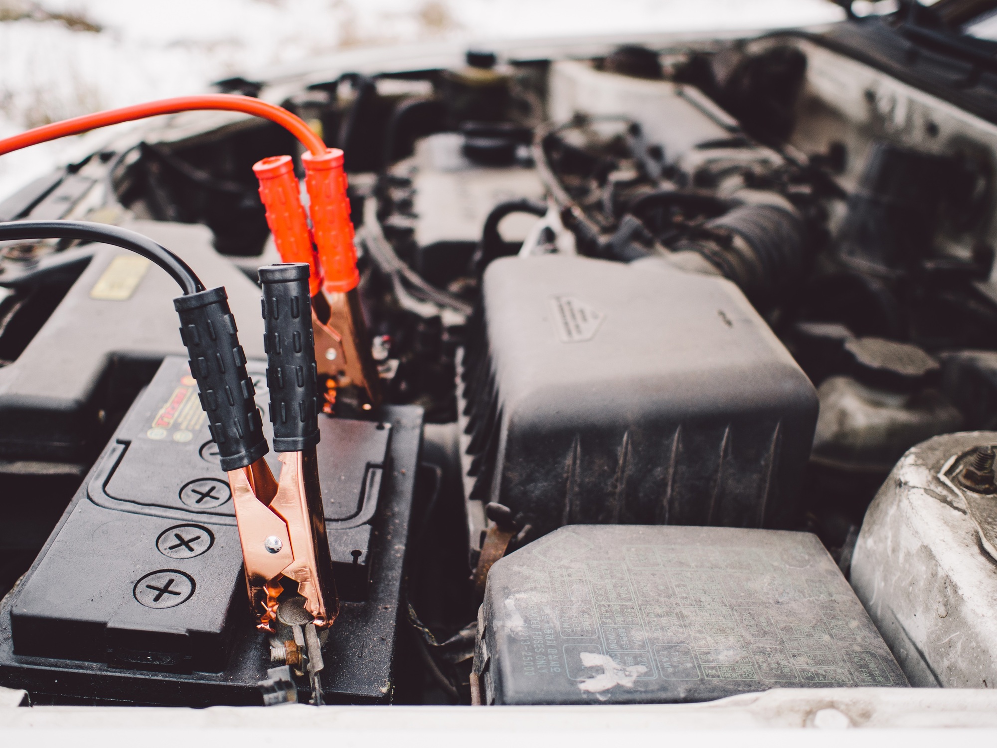 10 Absolutely Essential Items Everyone Should Keep in Their Car 10 Absolutely Essential Items Everyone Should Keep in Their Car